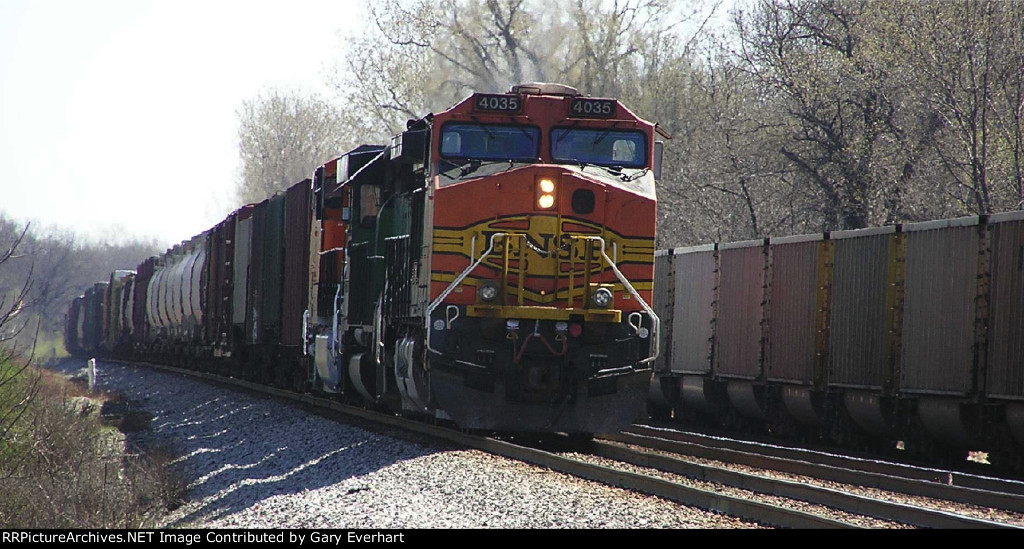 BNSF 4035, BNSF 7042 and BNSF 5935